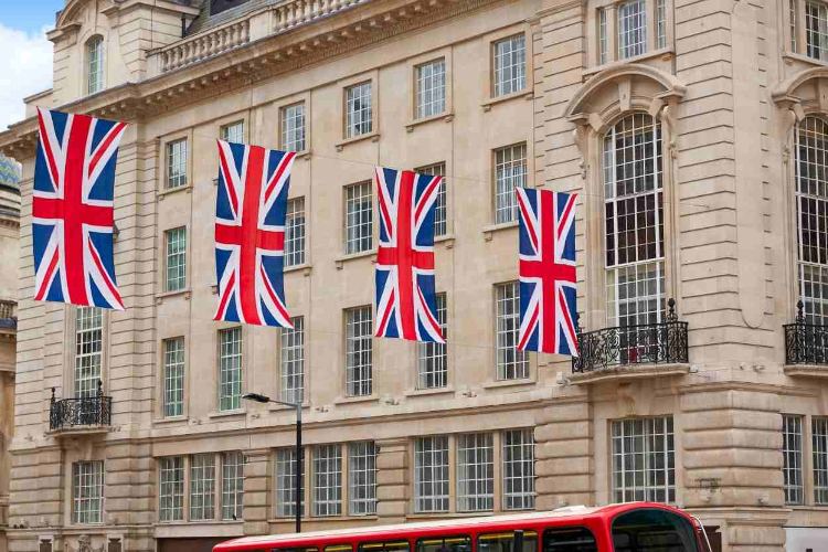 Flash UK PMI Signals Faster Economic Growth And Lower Inflation In ...