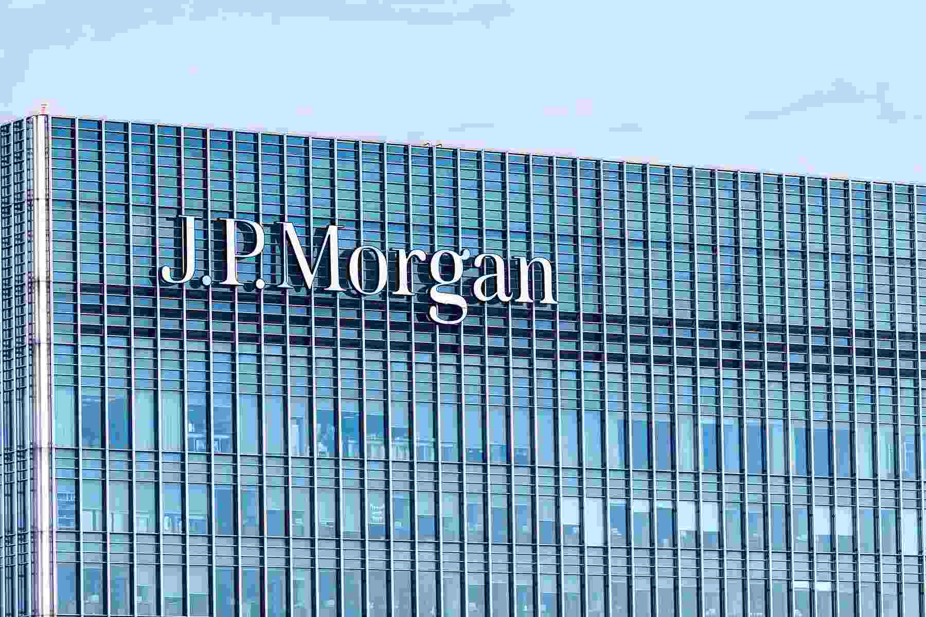 JPMorgan lifts interest income forecast after profit beats estimates ...